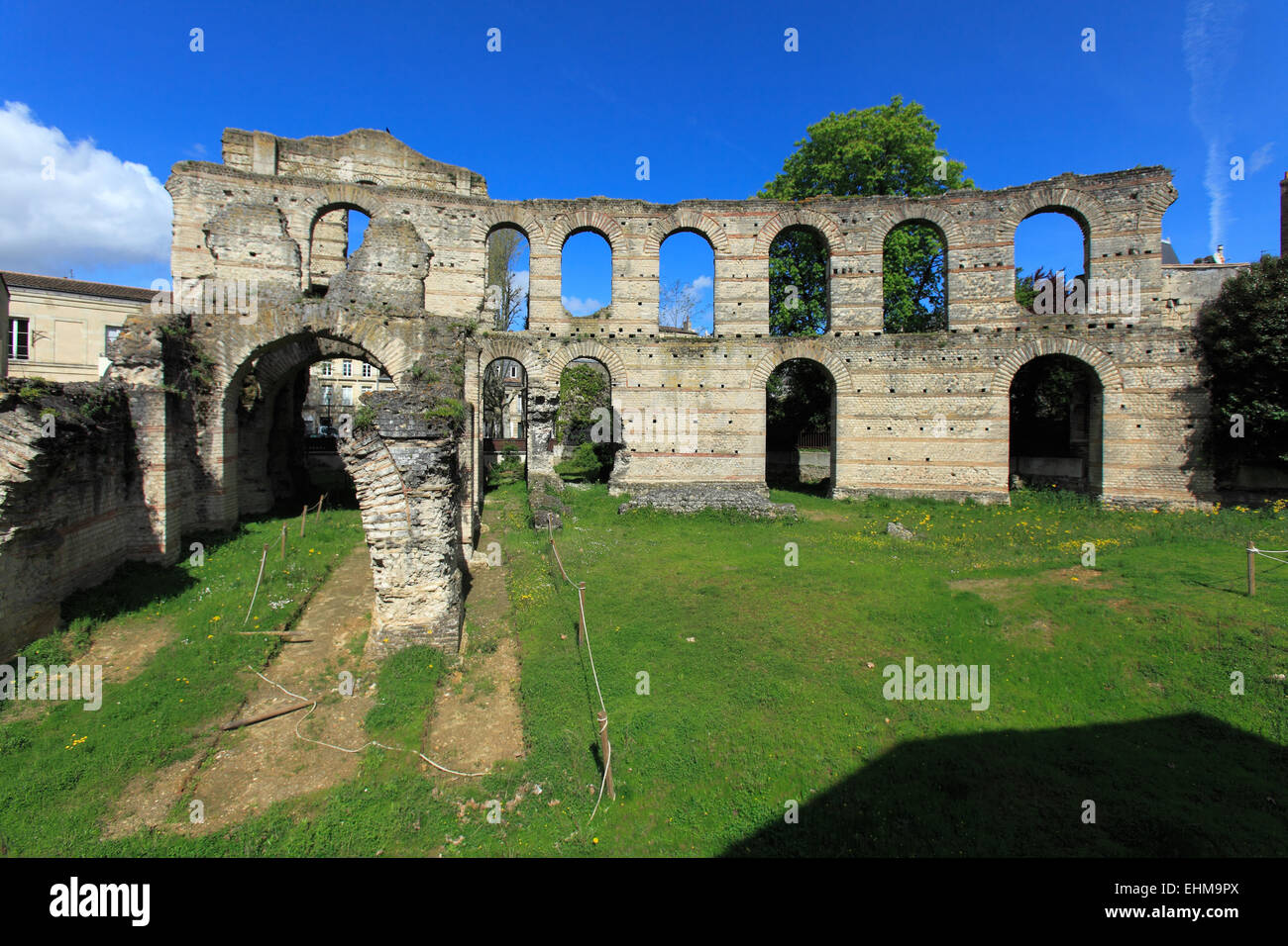 Palais Gallien, Roman amphitheatre (2 c.), Bordeaux, France Stock Photo ...