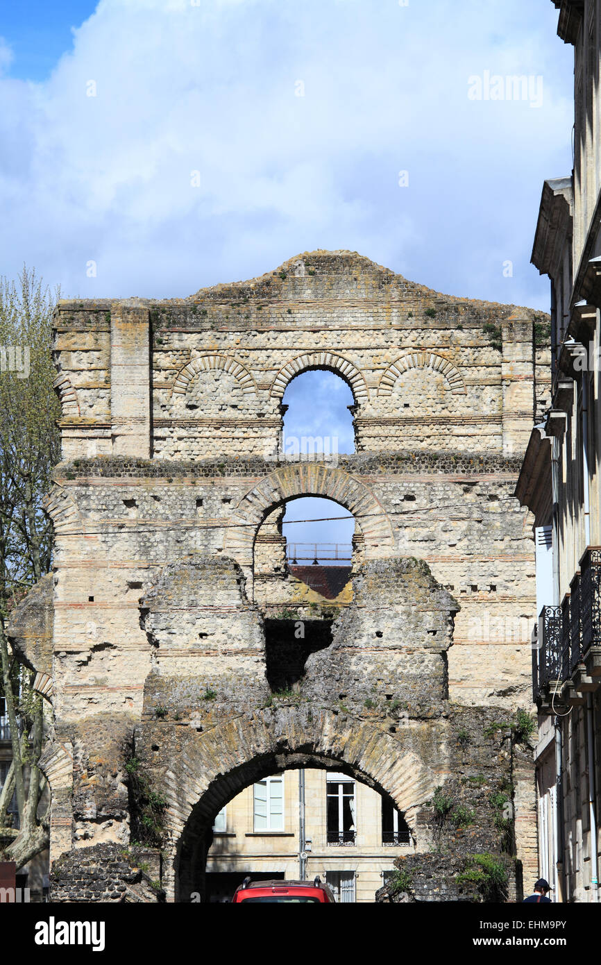 Palais Gallien, Roman amphitheatre (2 c.), Bordeaux, France Stock Photo ...