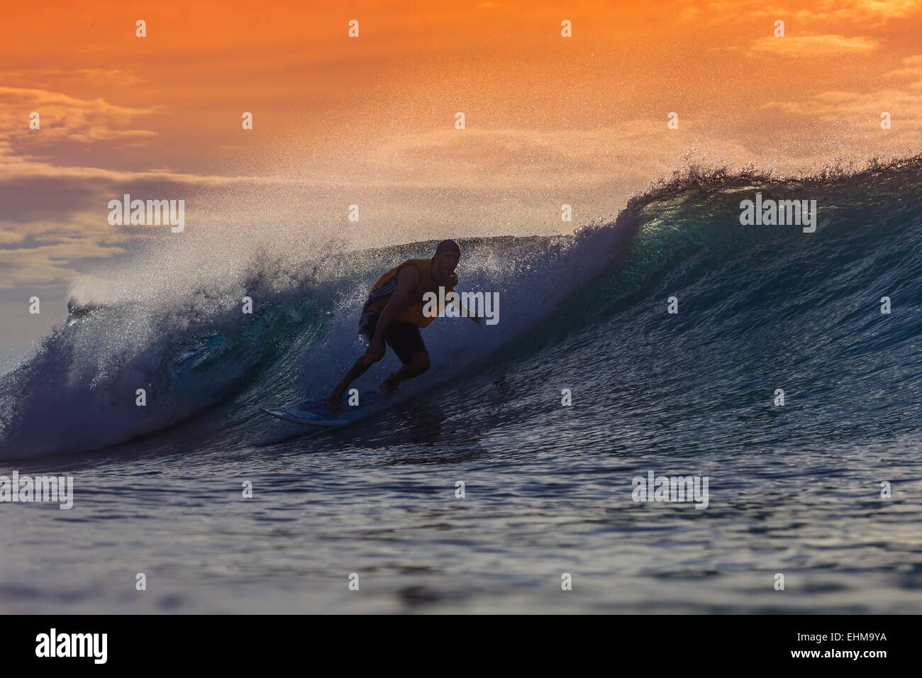 Amazing wave hi-res stock photography and images - Alamy