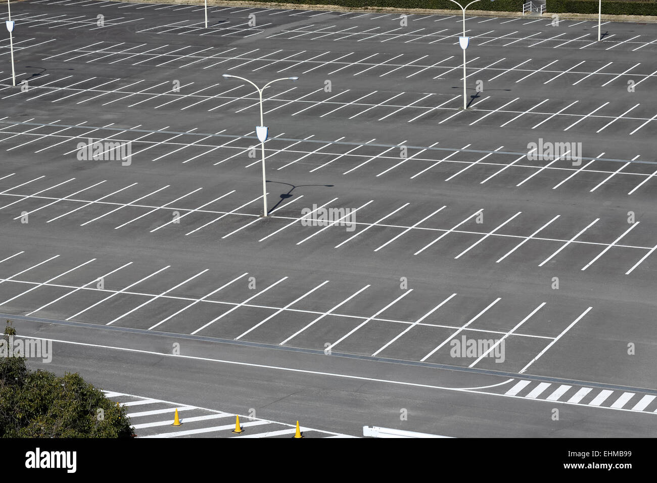 Empty car parking lot with white mark Stock Photo - Alamy