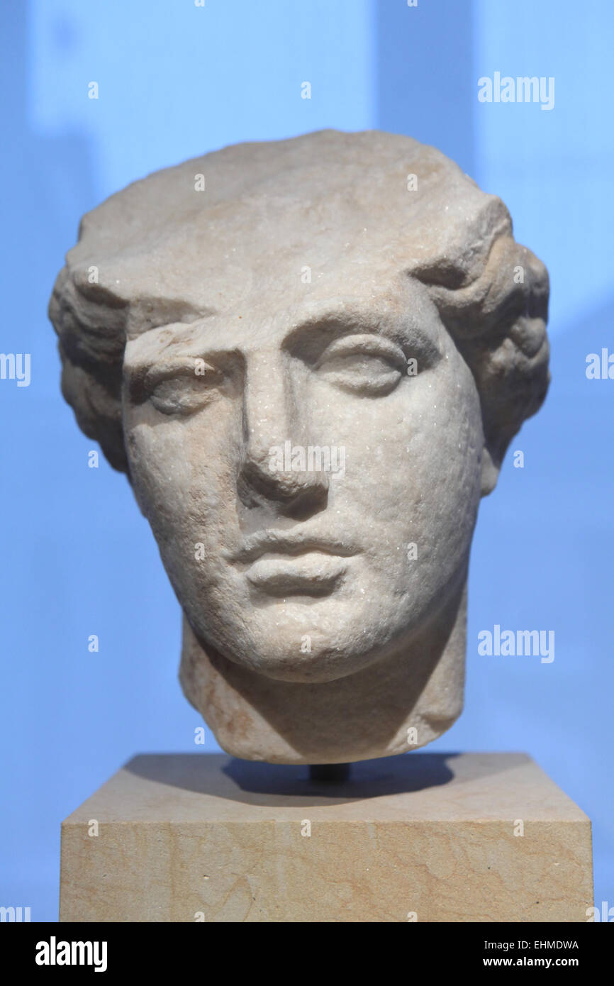Sculpture greek goddess head hi-res stock photography and images - Alamy