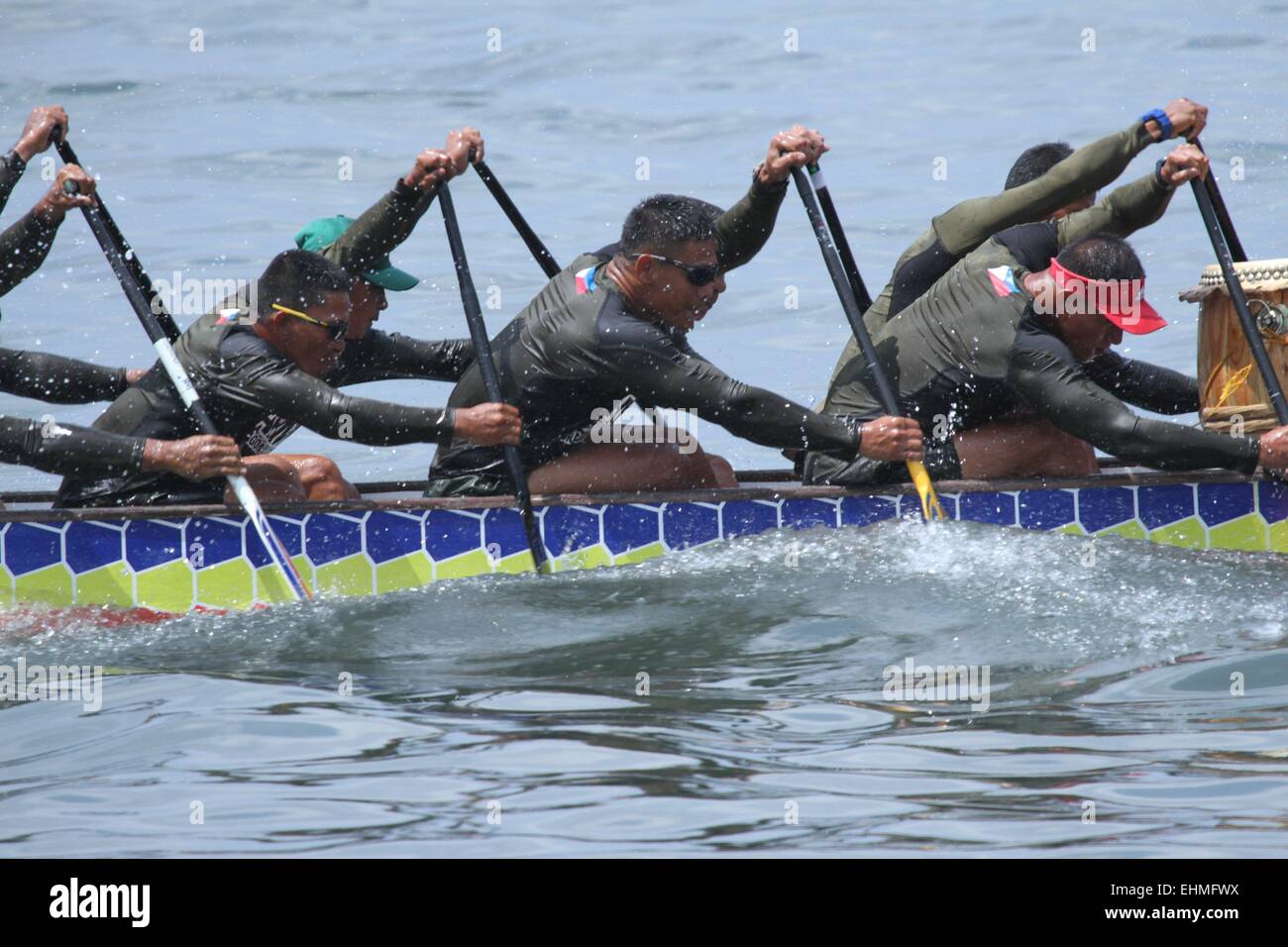 Dragon boat paddlers from the Philippine Army joined the Sea Sports ...