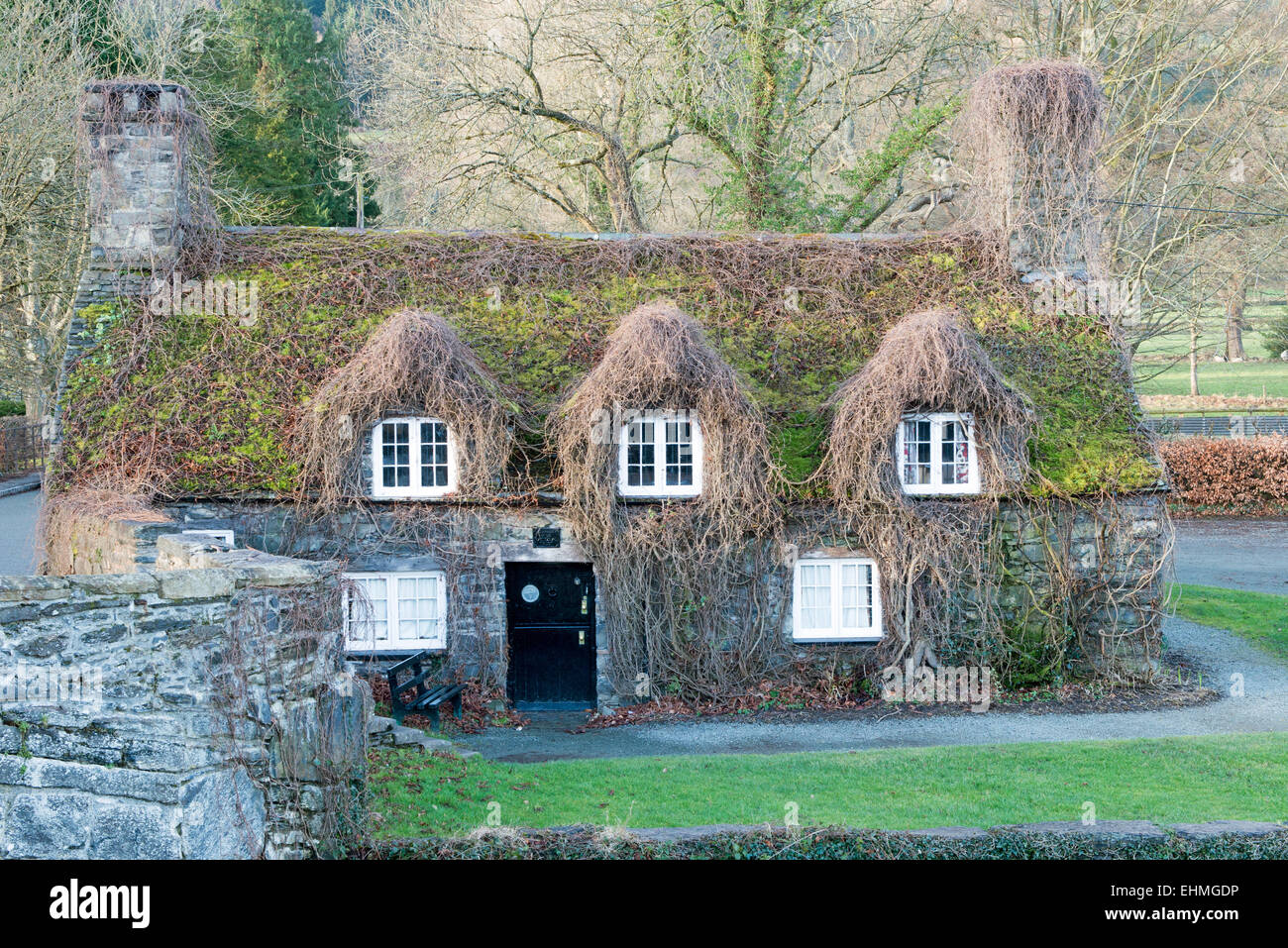 Welsh stone cottage hi-res stock photography and images - Alamy