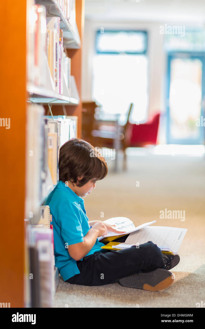 Student on the floor hi-res stock photography and images - Alamy