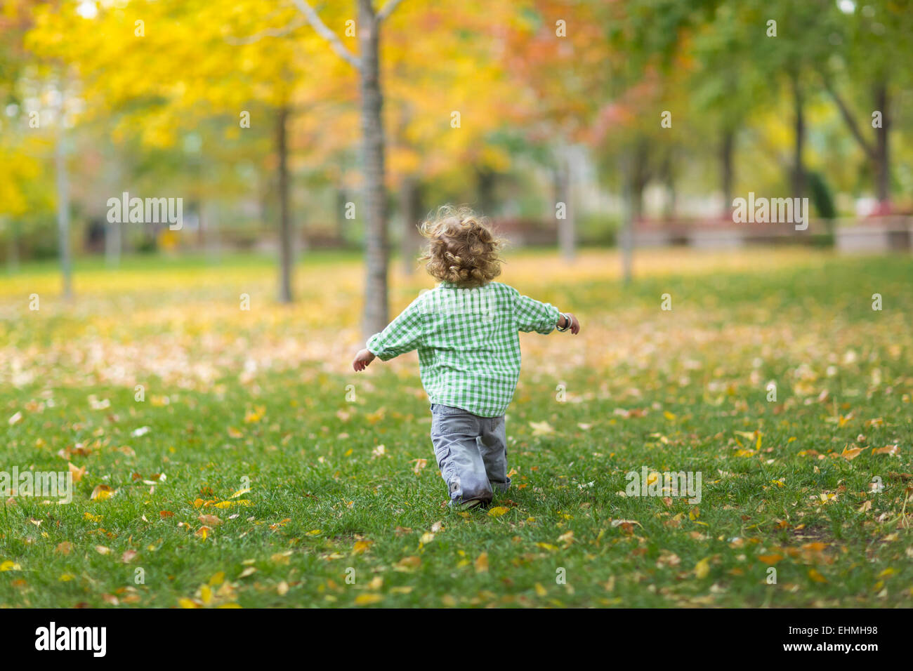 Boy running hi-res stock photography and images - Alamy