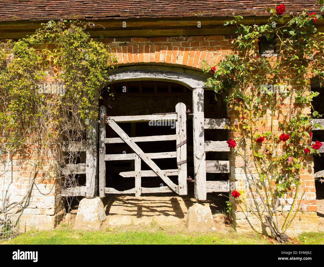 Wooden stable hi-res stock photography and images - Alamy