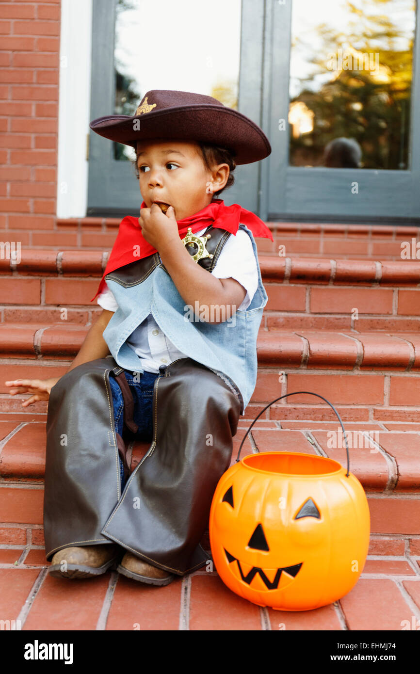 Boy dressed as cowboy hi-res stock photography and images - Alamy