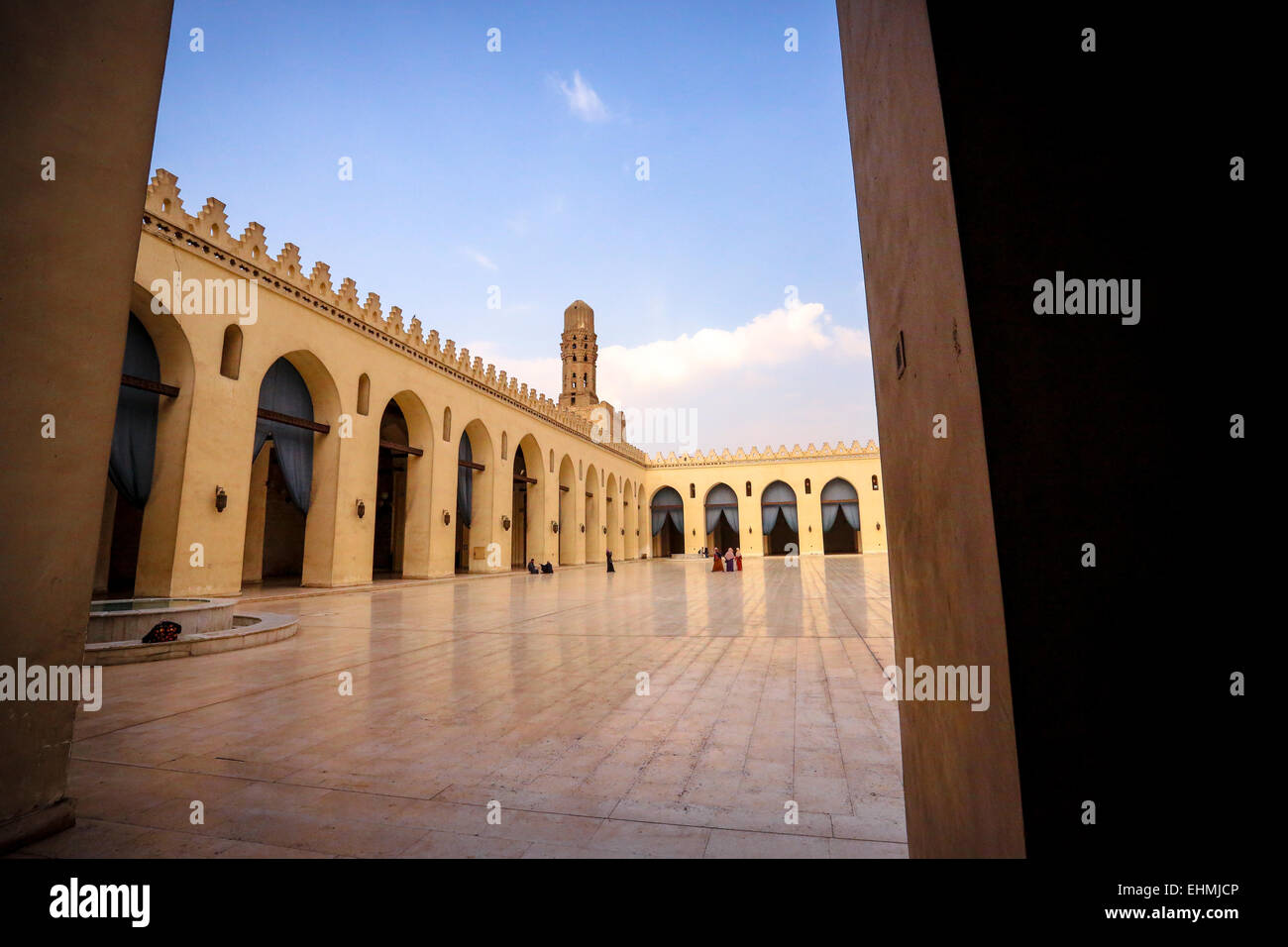 Courtyard of Al-Hakim Mosque, Islamic Cairo, Egypt, North Africa Stock ...
