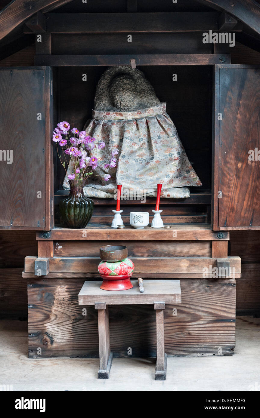 Shinto altar home hi-res stock photography and images - Alamy