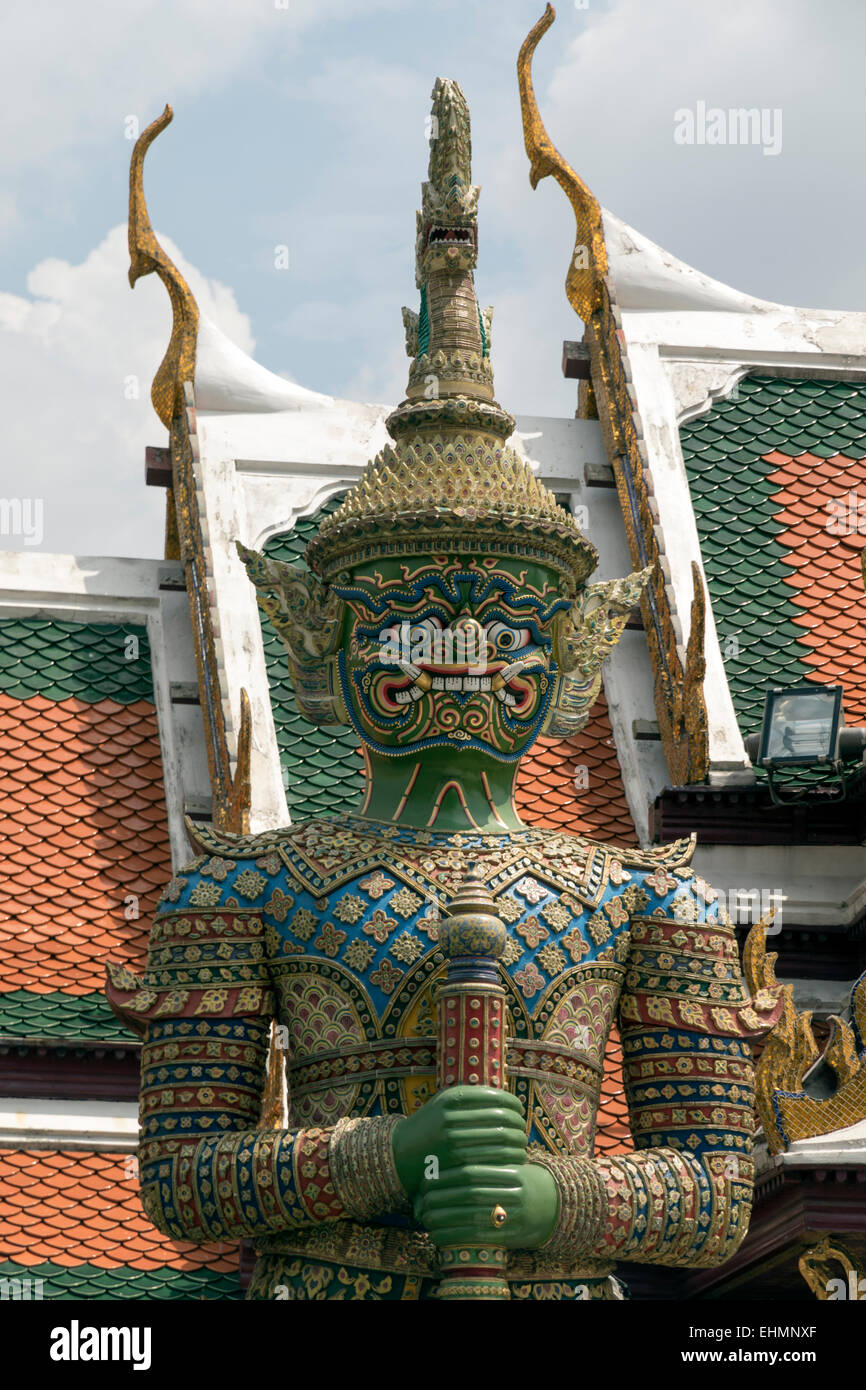 Grand palace guard statue hi-res stock photography and images - Alamy
