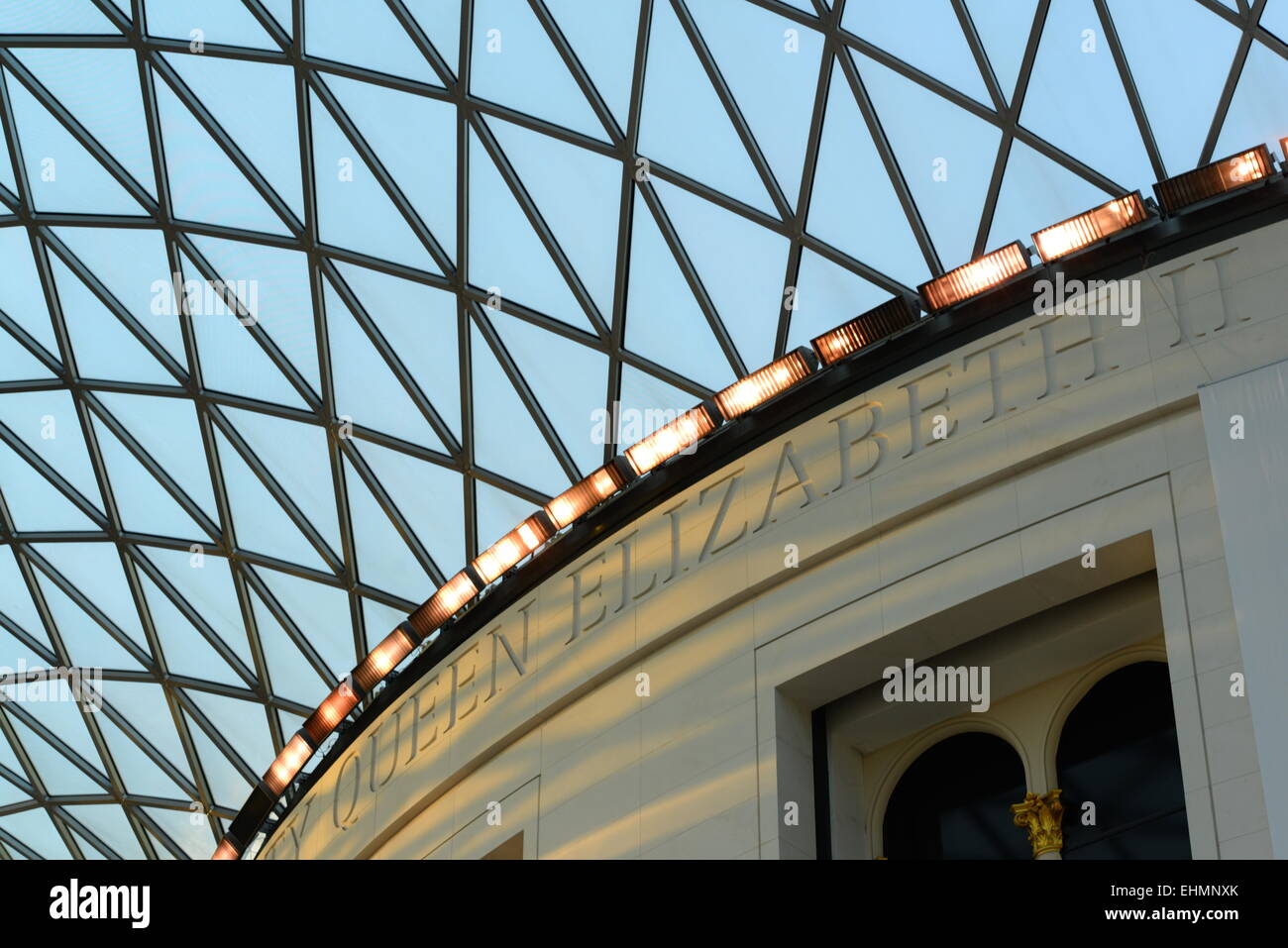 British museum london glass roof hi-res stock photography and images ...