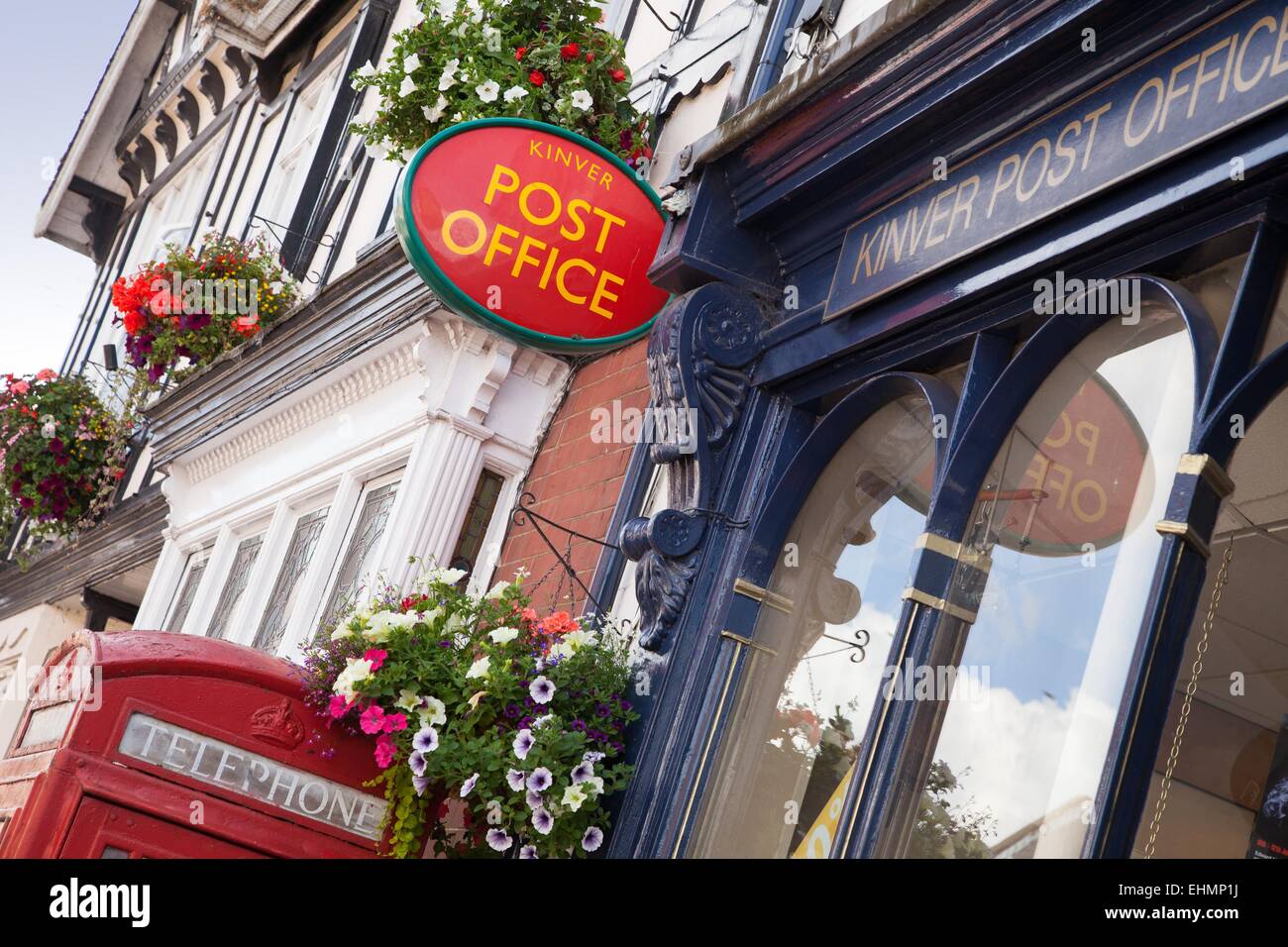 Village centre hi-res stock photography and images - Alamy