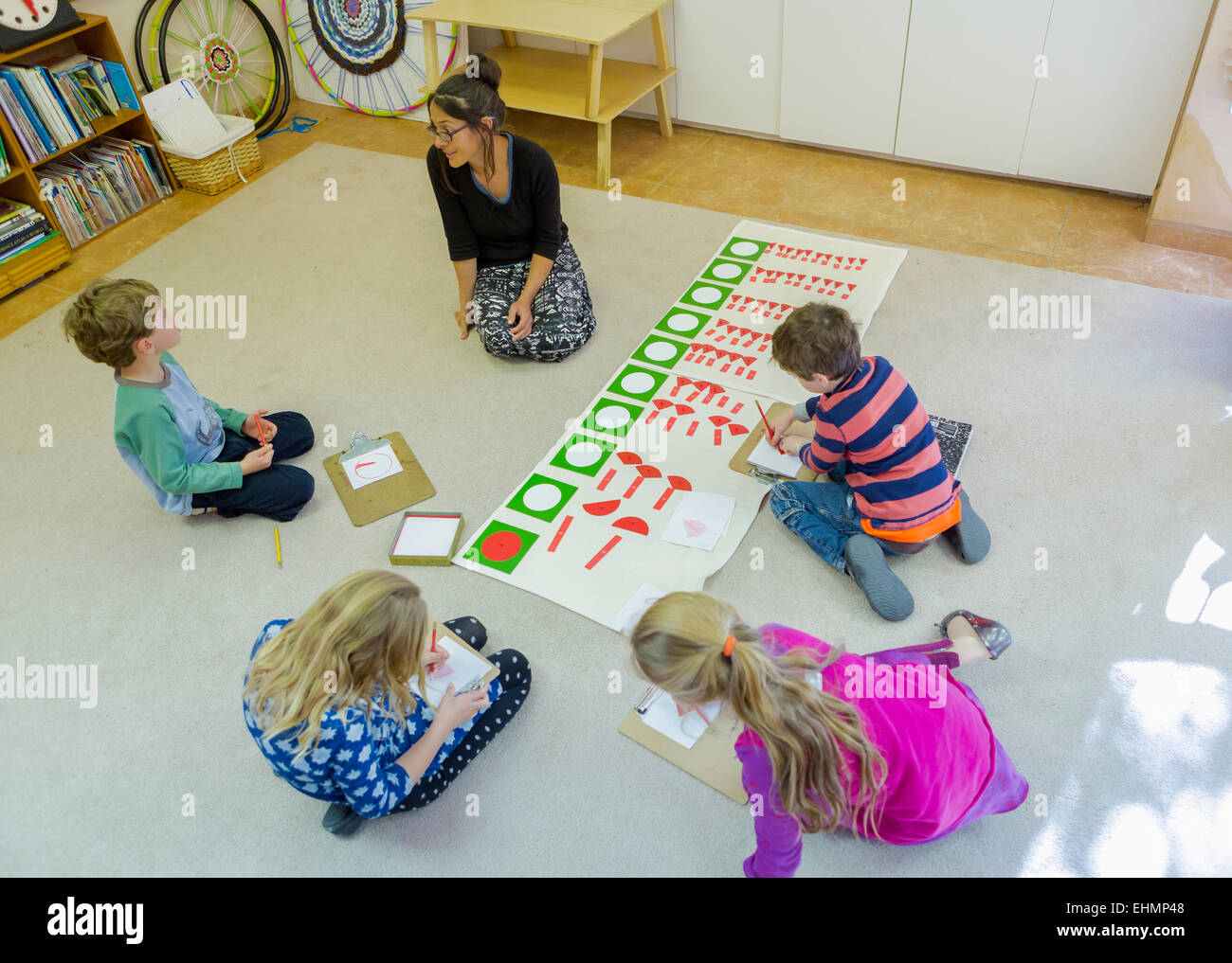 Five people in classroom hi-res stock photography and images - Alamy