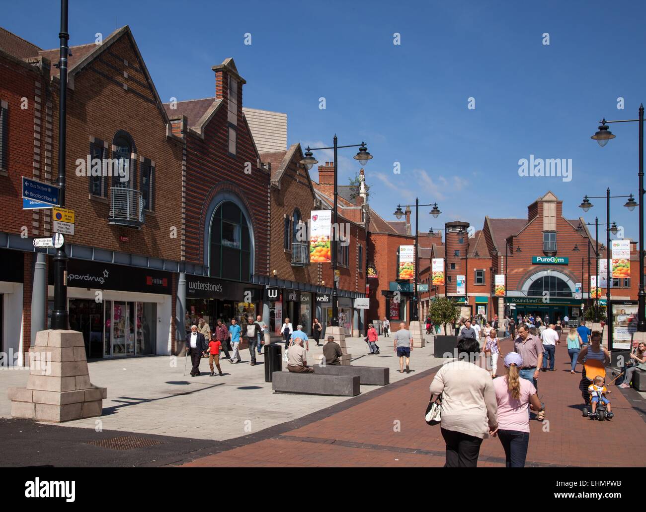 Shopping in Walsall town centre, West Midlands Stock Photo - Alamy Shopping in Walsall town centre, West Midlands Stock Photo - Alamy