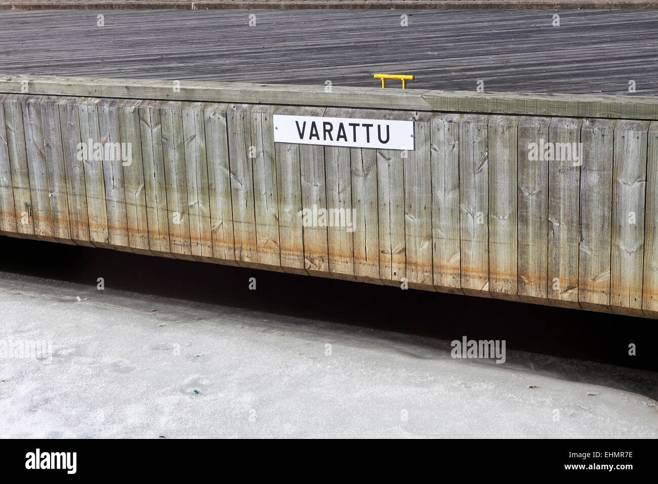 Empty wharf hi-res stock photography and images - Alamy
