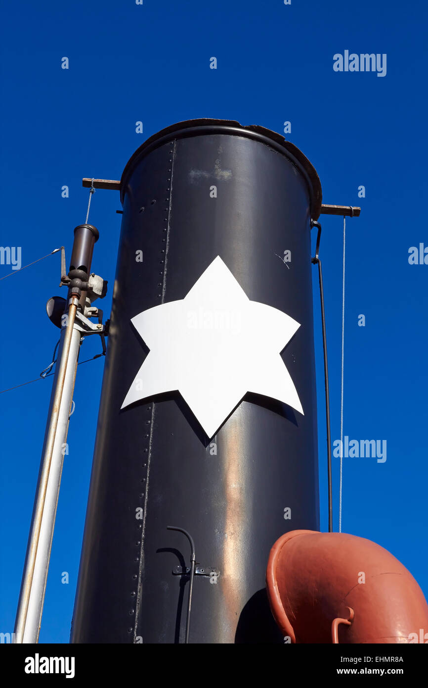 Ship funnel hi-res stock photography and images - Alamy