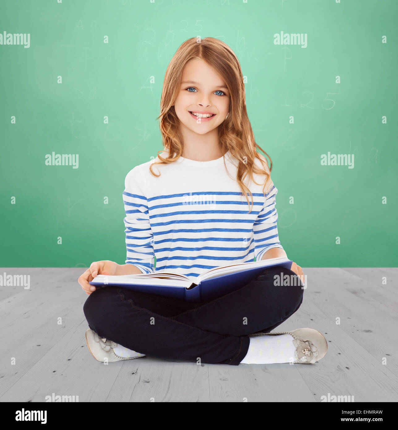 student girl studying and reading book Stock Photo - Alamy