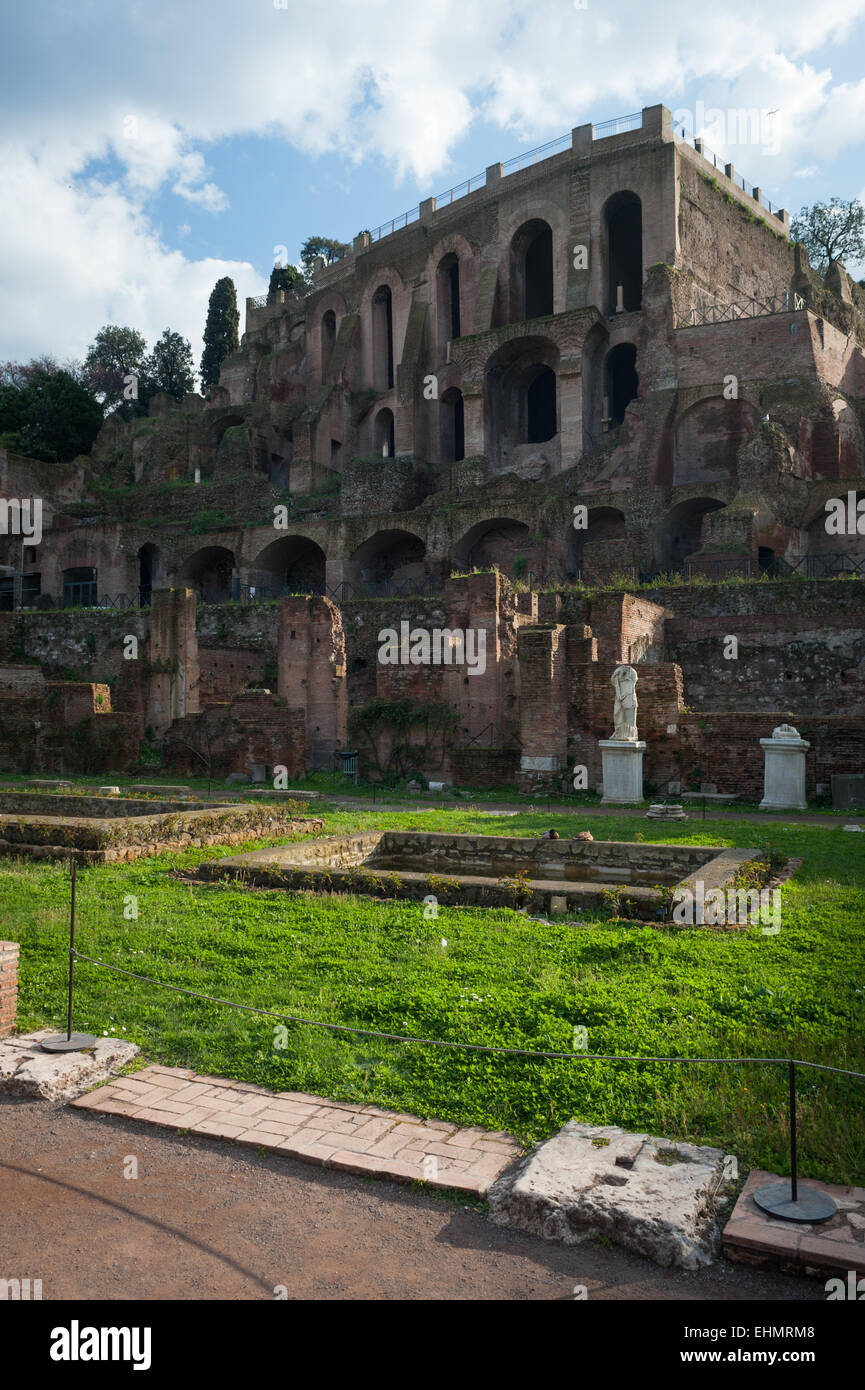 House of the vestal virgins hi-res stock photography and images - Alamy