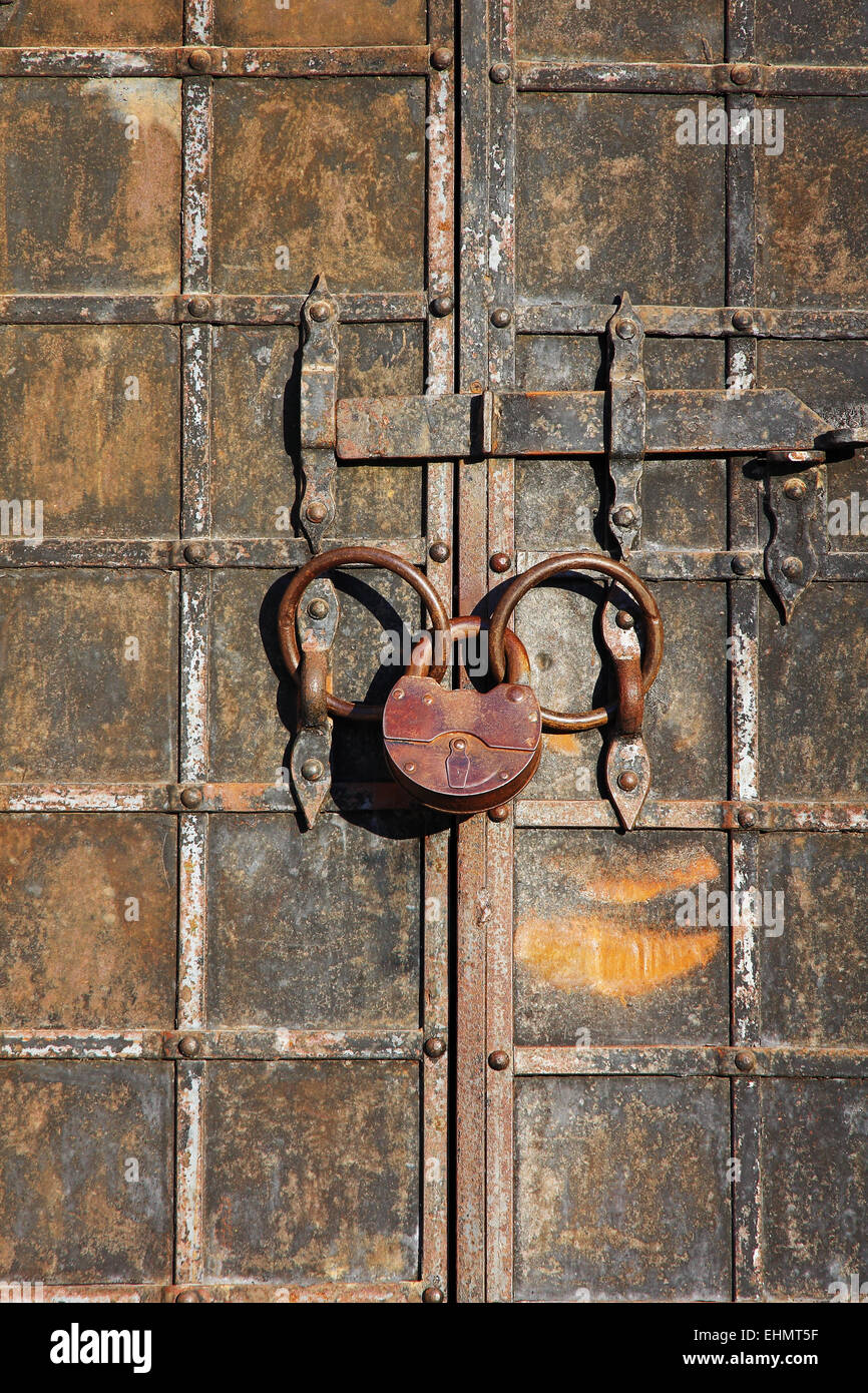 Old metal gate in medieval castle taken closeup Stock Photo - Alamy