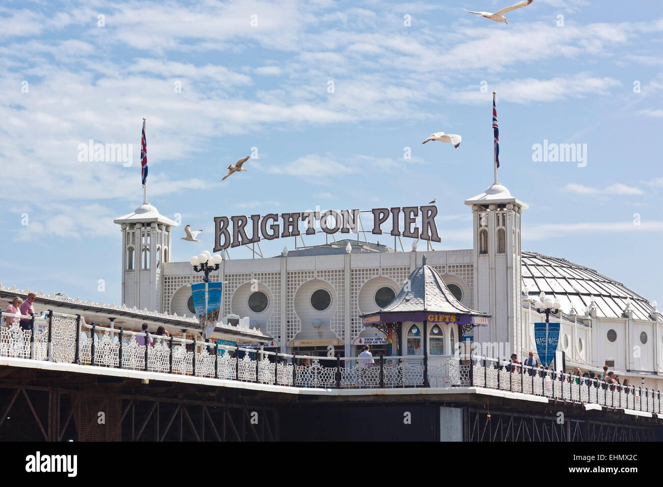 Brighton beach and pier hi-res stock photography and images - Alamy