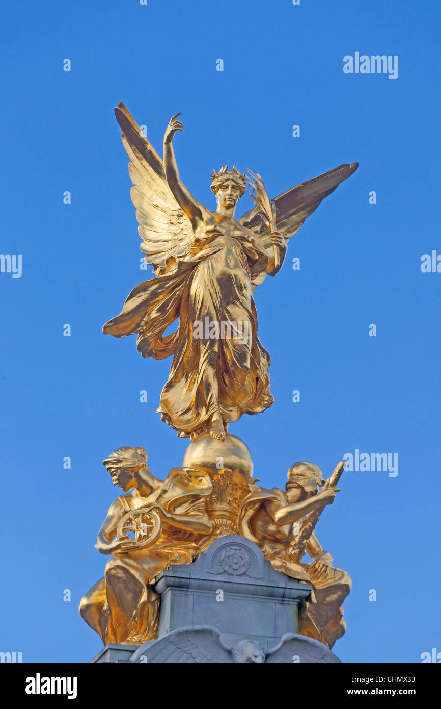 Queen victoria memorial hi-res stock photography and images - Alamy