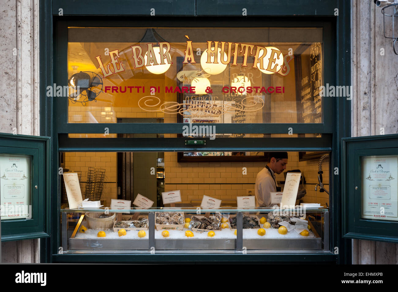 Seafood bar hi-res stock photography and images - Alamy