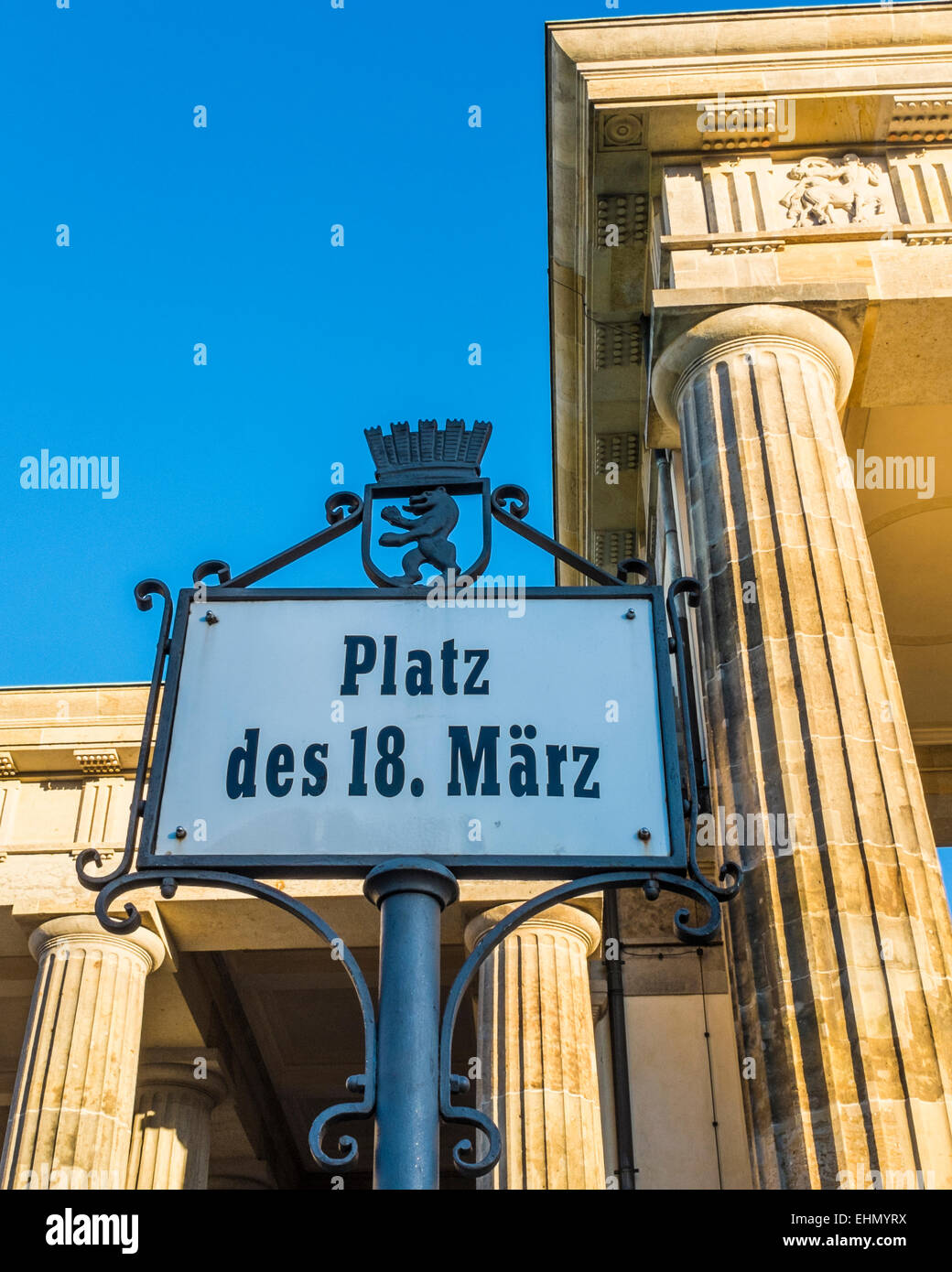 Street sign berlin bear crown hi-res stock photography and images - Alamy
