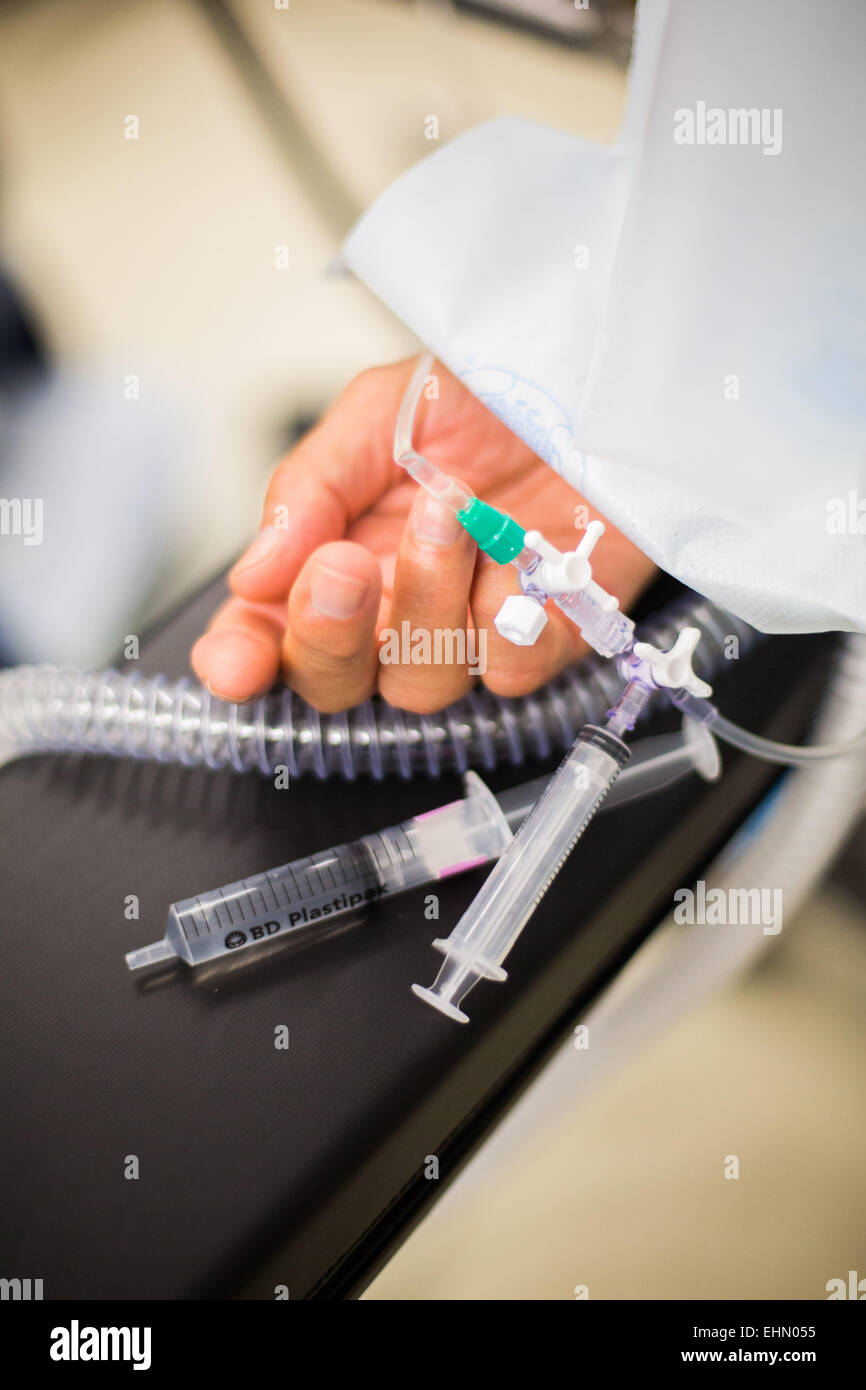 Cannula in a patient's hand Stock Photo - Alamy