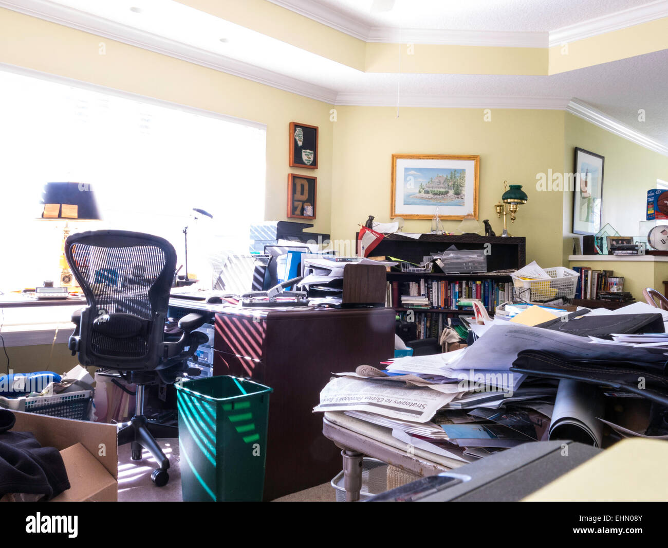 Hoarders' Messy Office, USA Stock Photo - Alamy