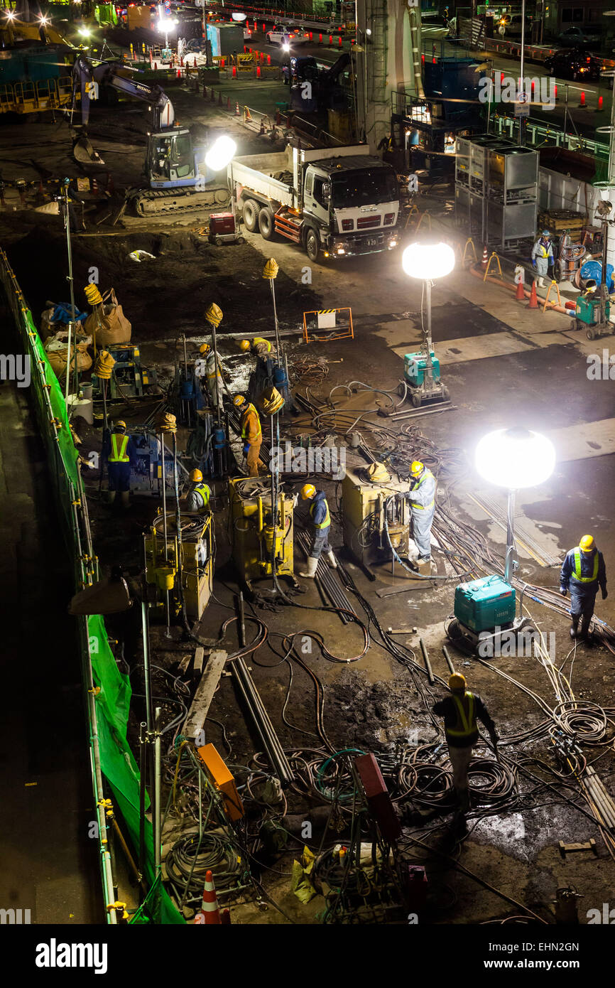 Road construction night worker hi-res stock photography and images - Alamy
