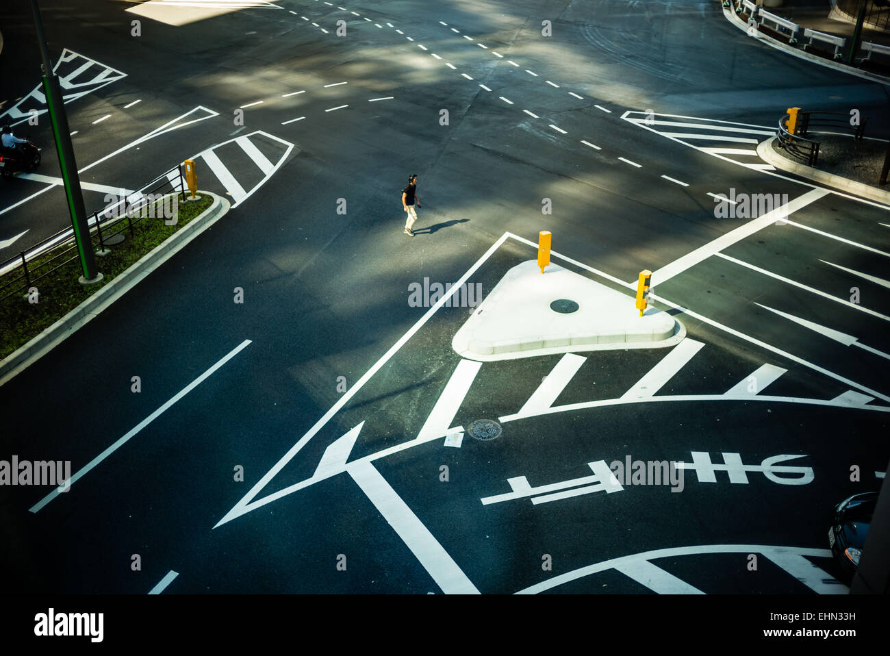 Man crossing road crossing hi-res stock photography and images - Alamy