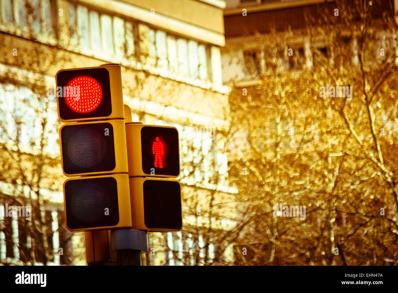 Red traffic light Stock Photo - Alamy