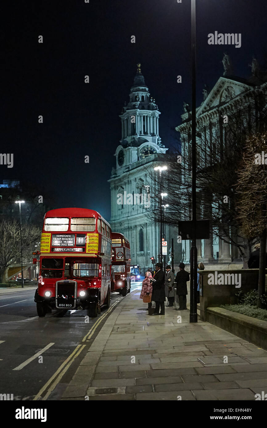 London rt bus hi-res stock photography and images - Alamy
