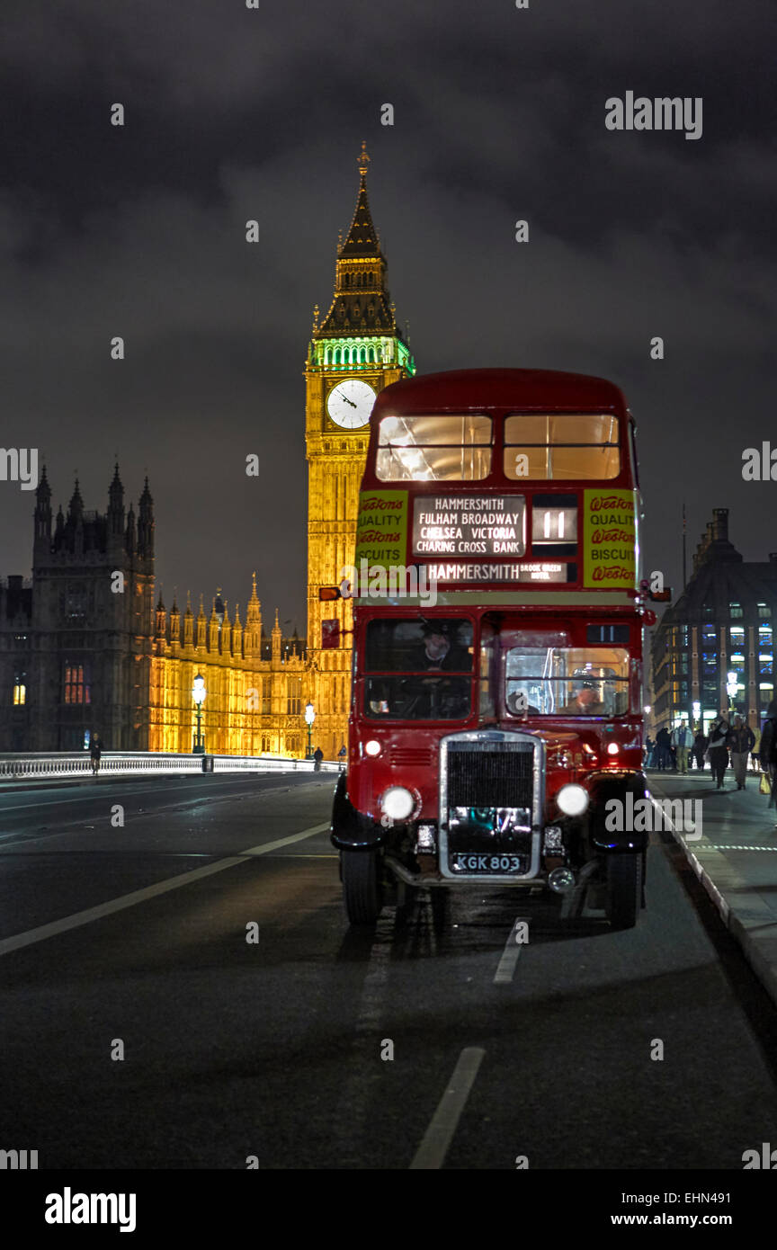 London rt bus hi-res stock photography and images - Alamy