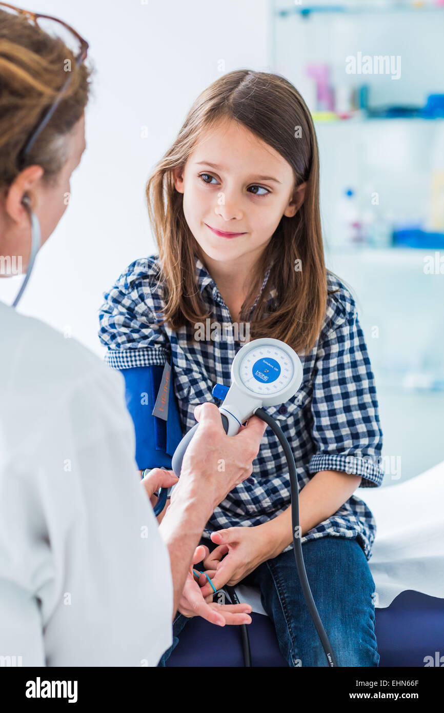 Pediatric blood pressure hi-res stock photography and images - Alamy