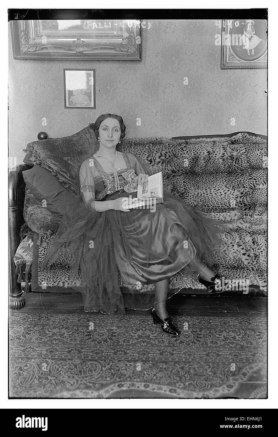 Major renowned Black and White Stock Photos & Images - Alamy