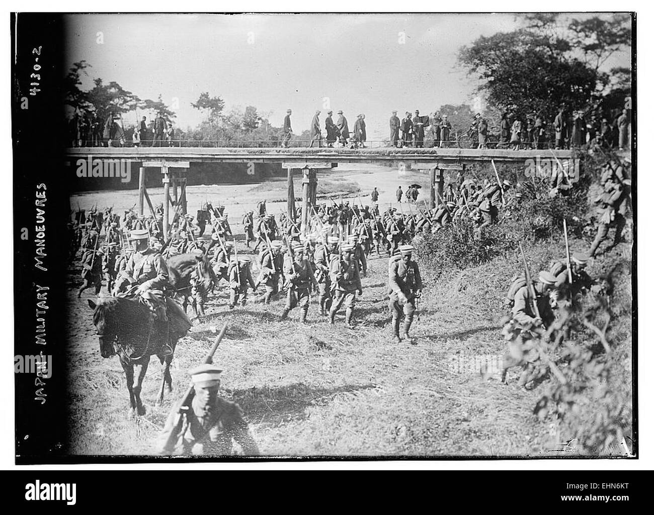 Japan military field training Black and White Stock Photos & Images - Alamy