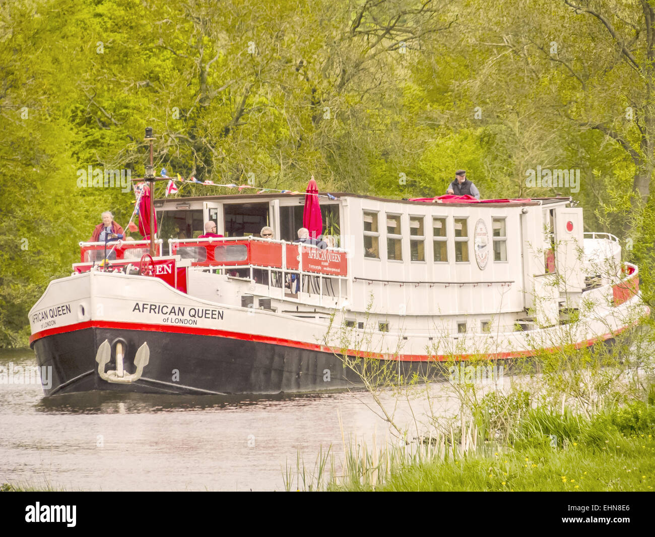 African queen boat hi-res stock photography and images - Alamy