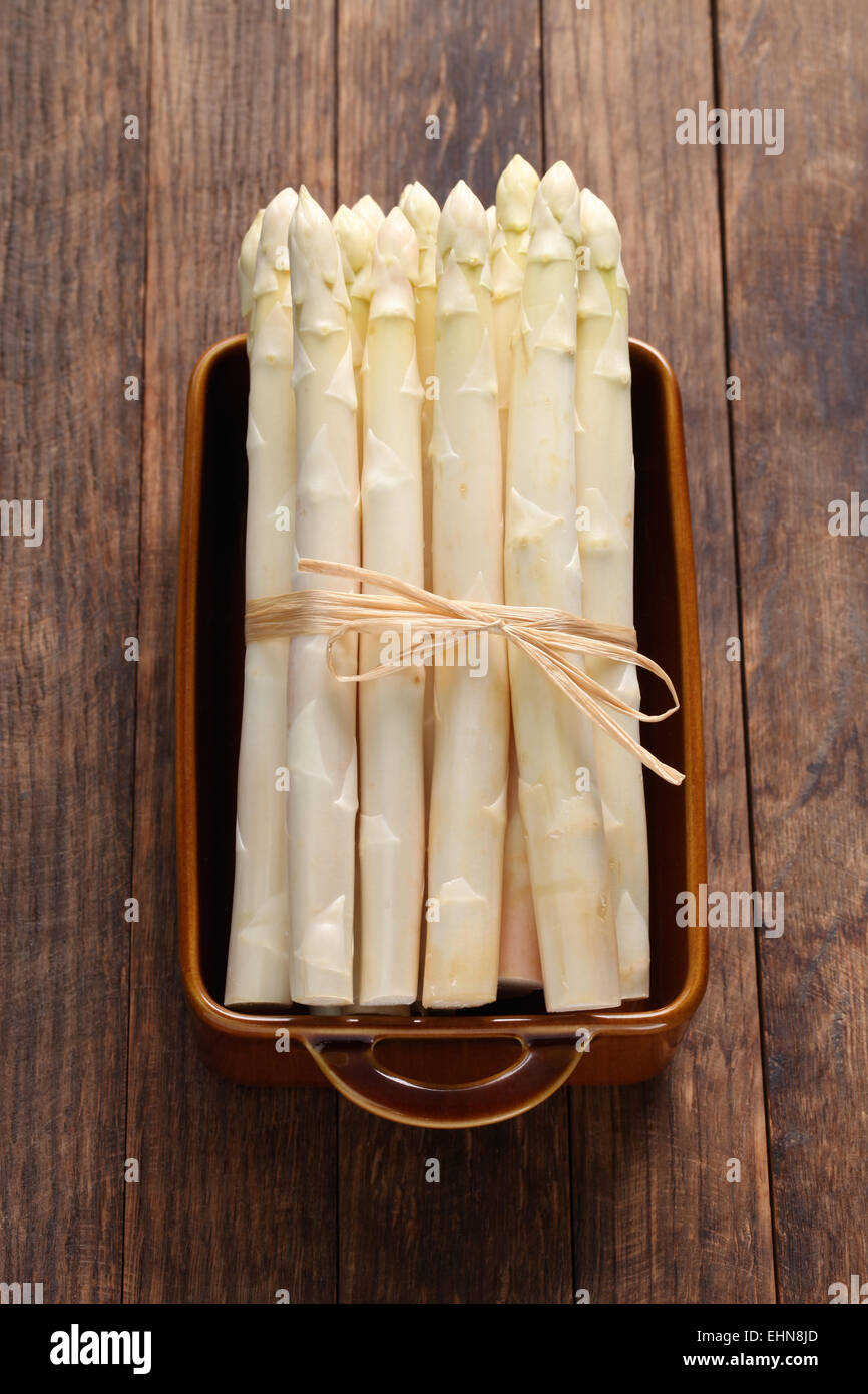 bunch of white asparagus, spargel Stock Photo - Alamy