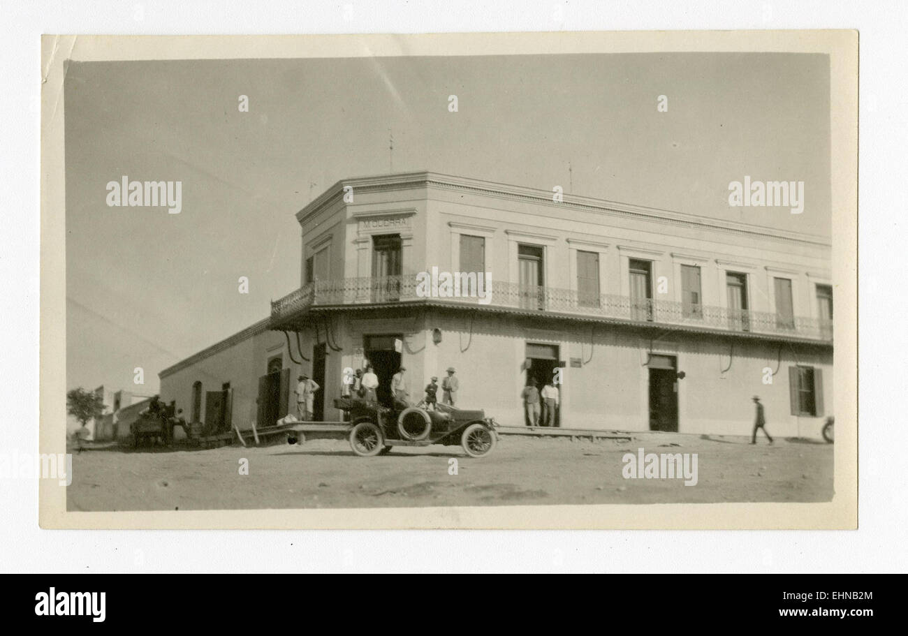 This photograph captures a historical moment in Texas, showing Roma ...