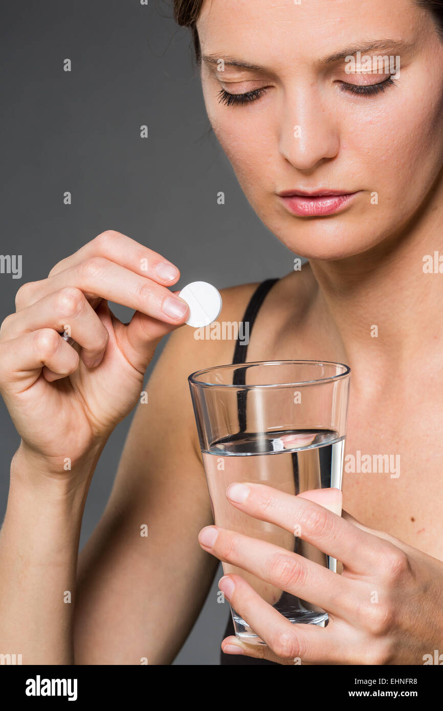 Effervescent tablet hi-res stock photography and images - Alamy