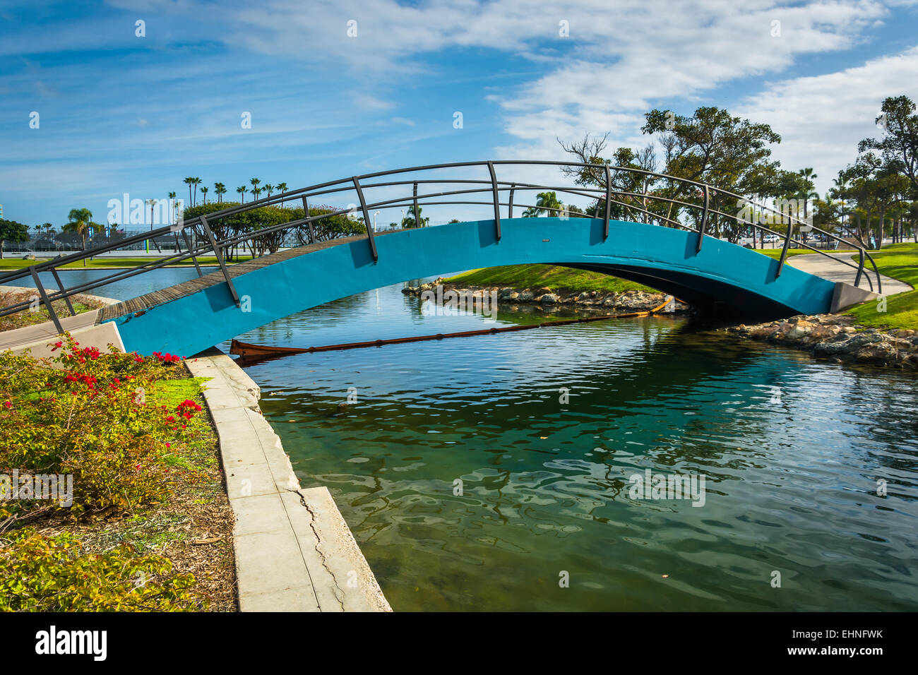 Bridge at Rainbow Lagoon Park in Long Beach, California Stock Photo - Alamy