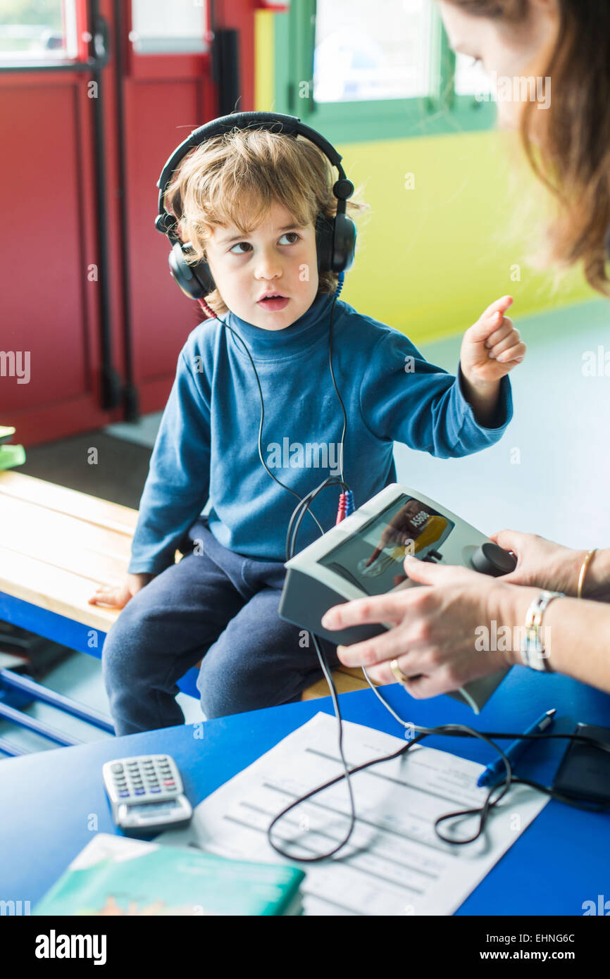 Medical check up performed pediatric nurse hi-res stock photography and ...