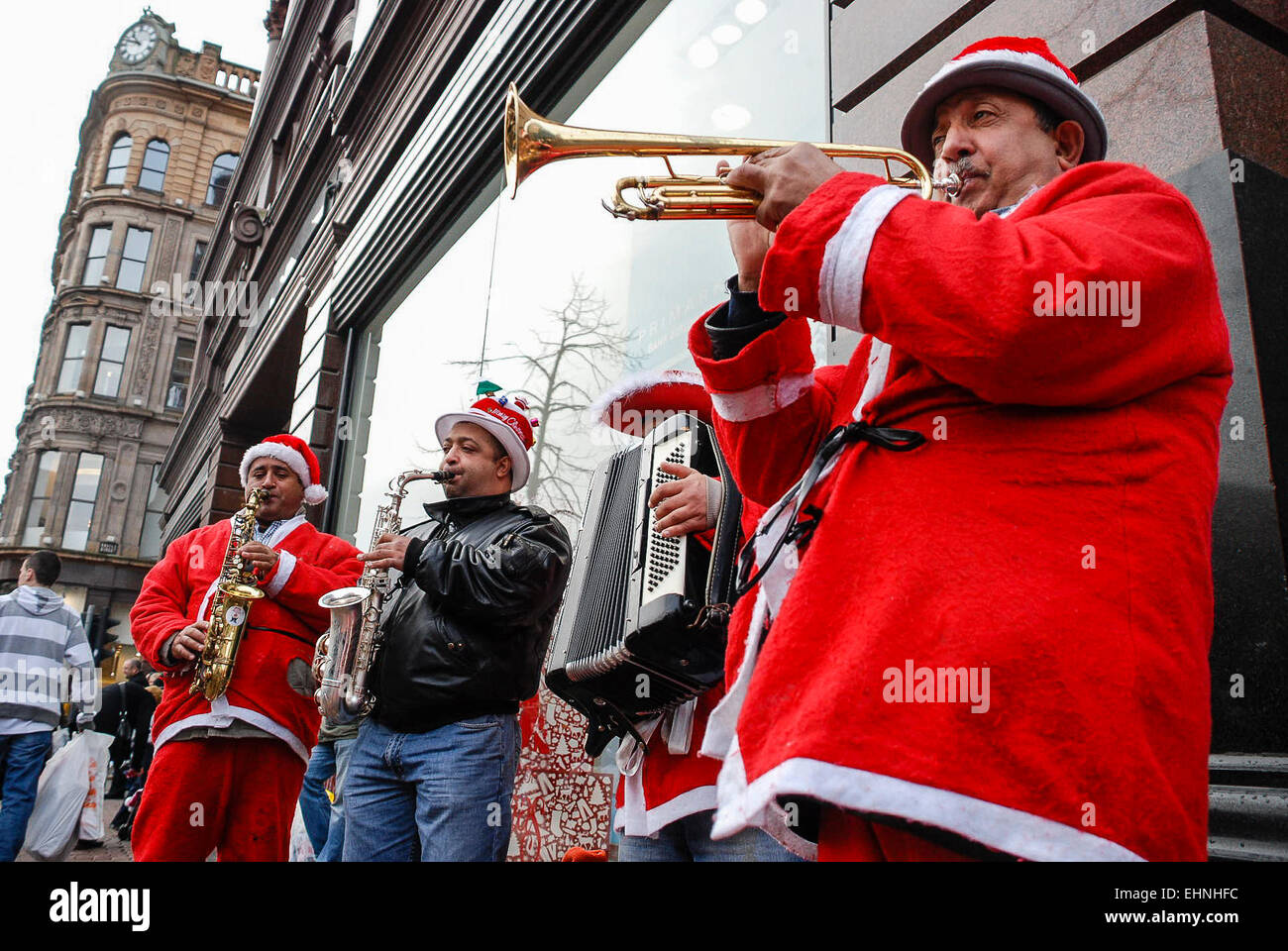 Dressed like father christmas hi-res stock photography and images - Alamy
