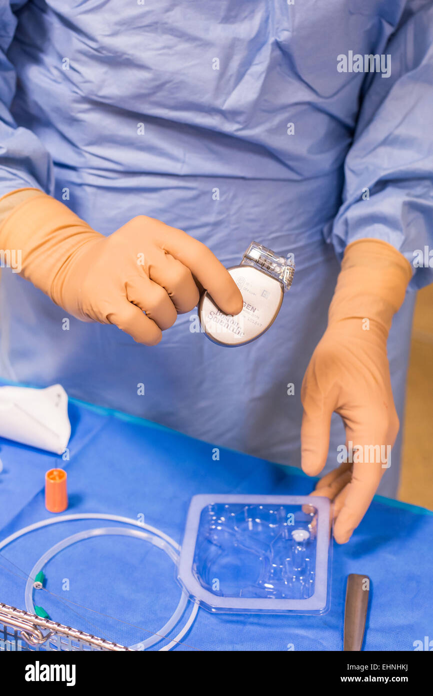 Implantable defibrillator hi-res stock photography and images - Alamy