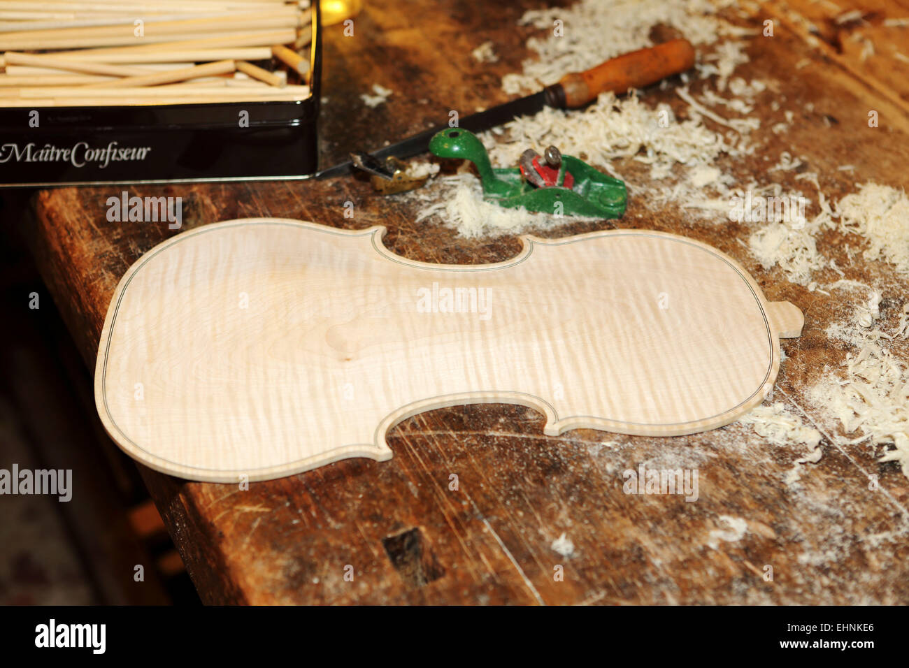 Cremona violin workshop instrument hi-res stock photography and images ...