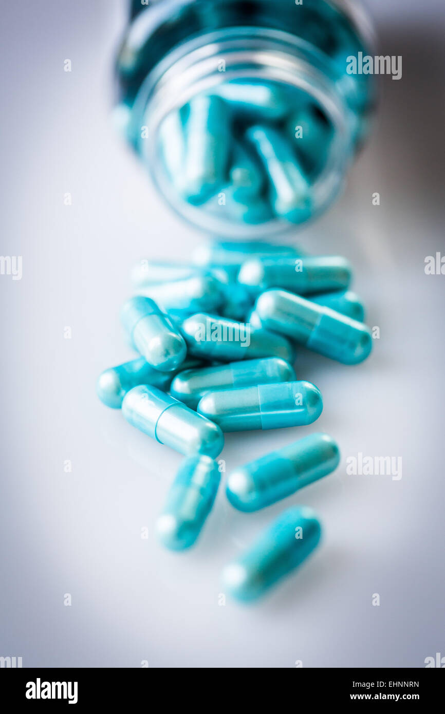 Gelatine capsule hi-res stock photography and images - Alamy