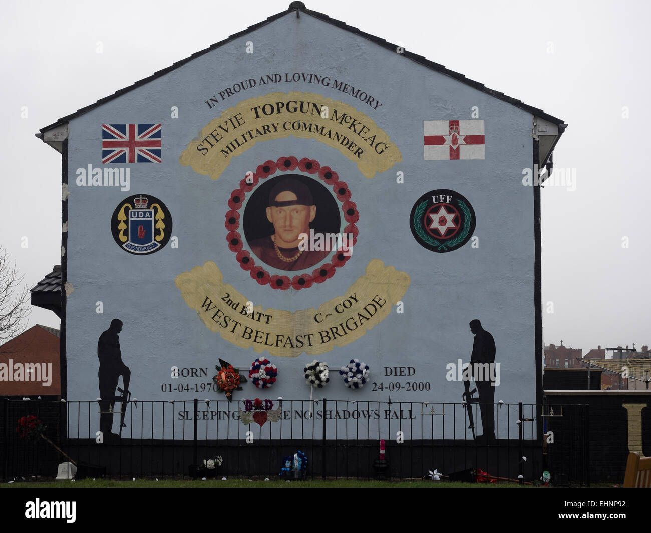 Memorial mural to Stevie McKeag of the Ulster Defence Association in ...