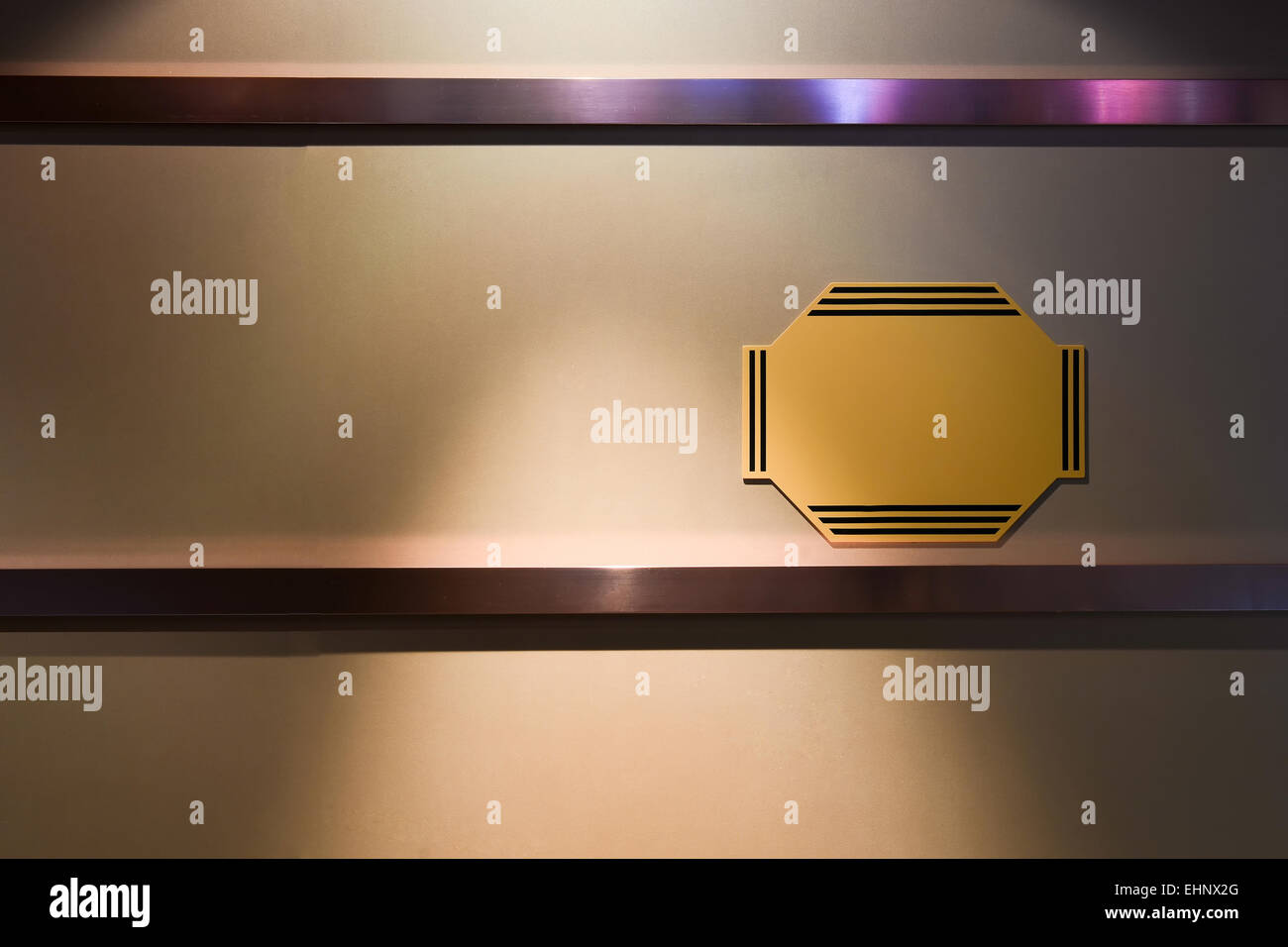 Yellow sign hi-res stock photography and images - Alamy