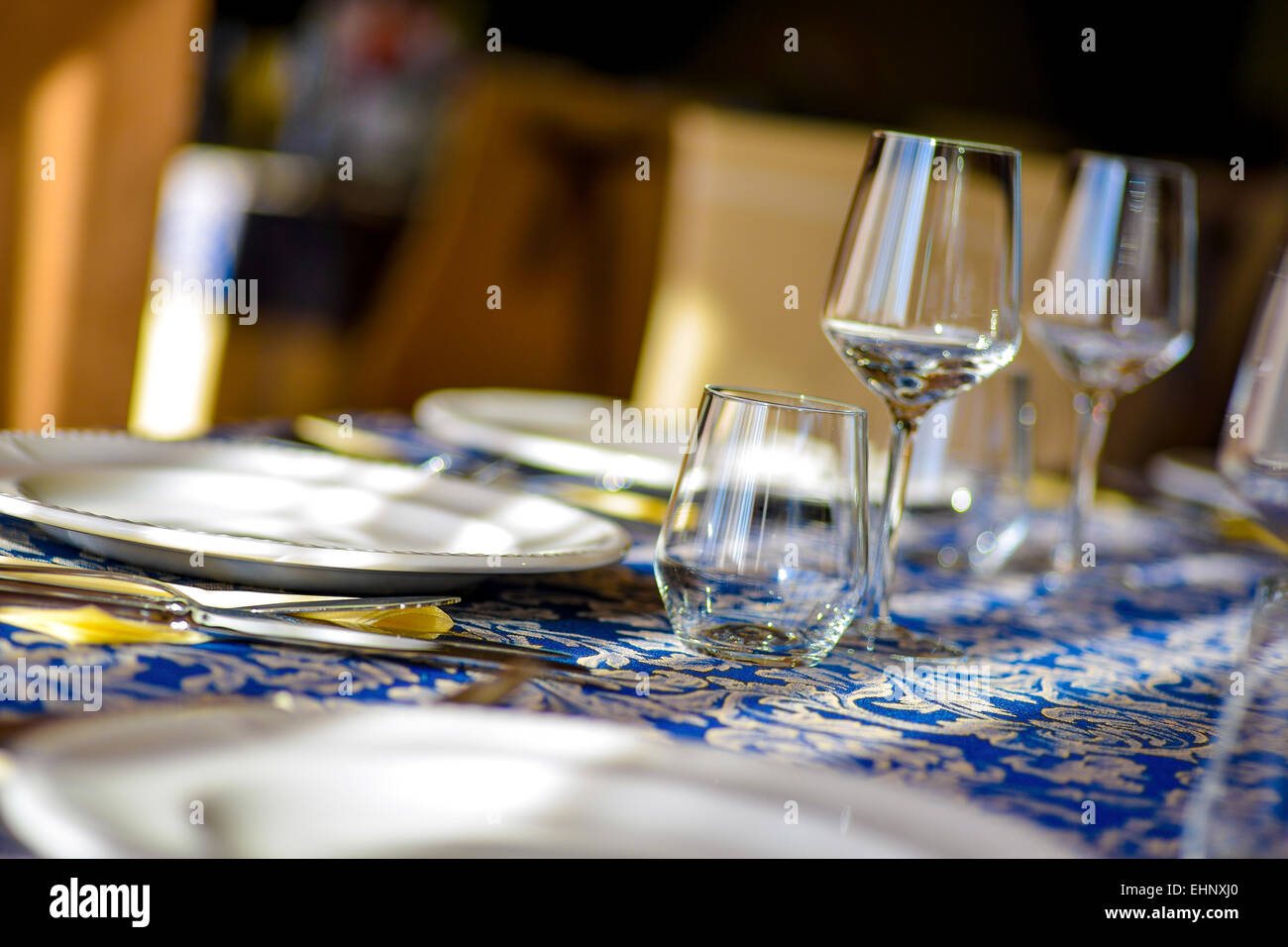 Crystal on table hi-res stock photography and images - Alamy